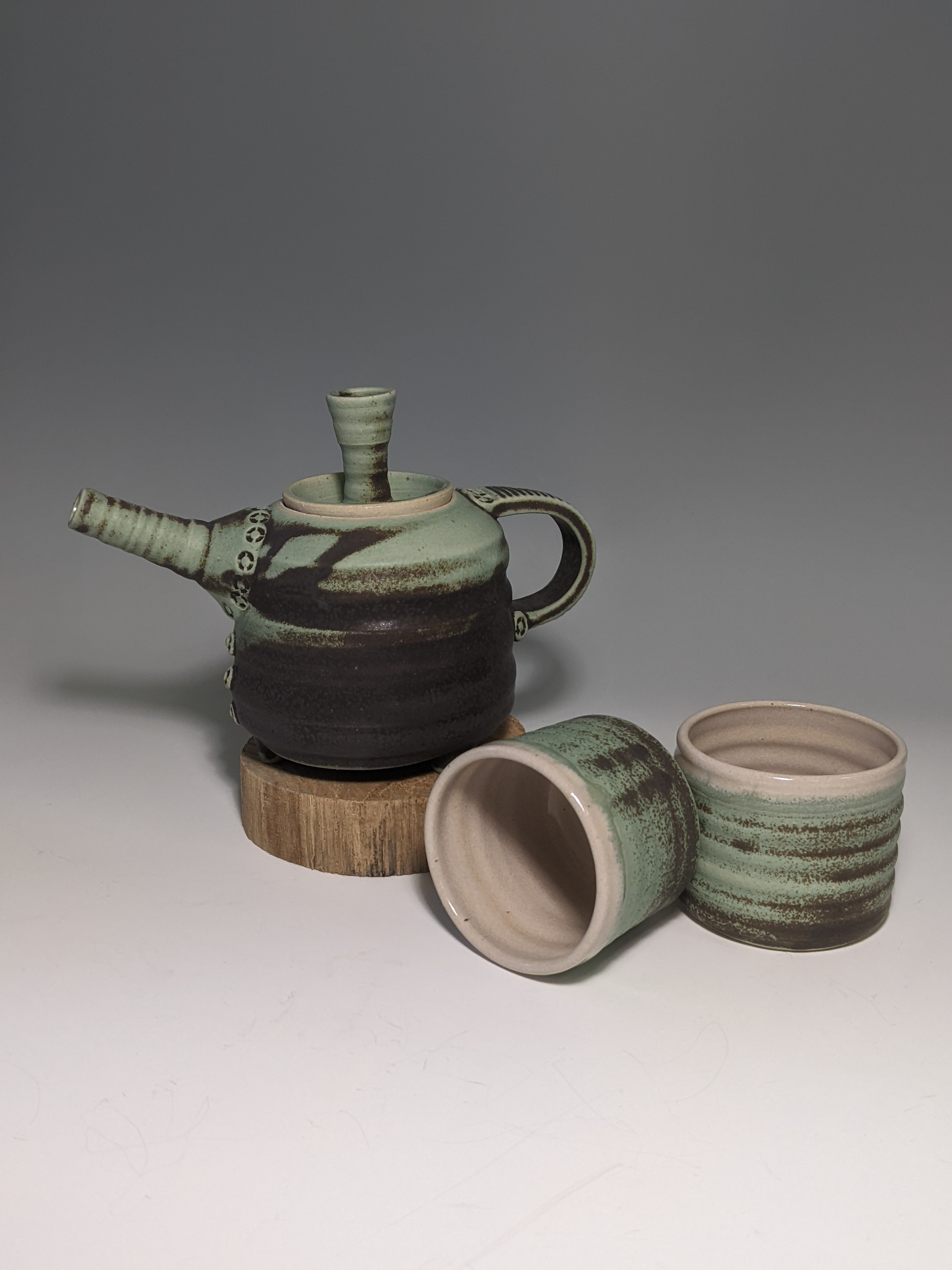 corrugated teapot - pj pottery